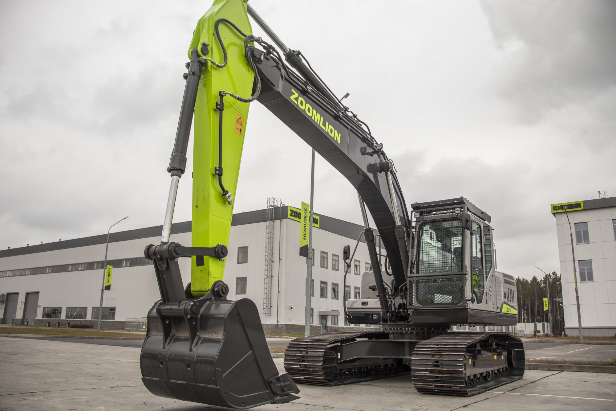 Гусеничные экскаваторы ZE215G Zoomlion (Зумлион) под заказ, купить Экскаватор ZE215G у ...